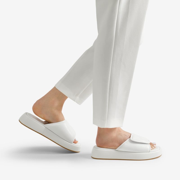 12 Chic White Shoes Outfit Ideas For Women