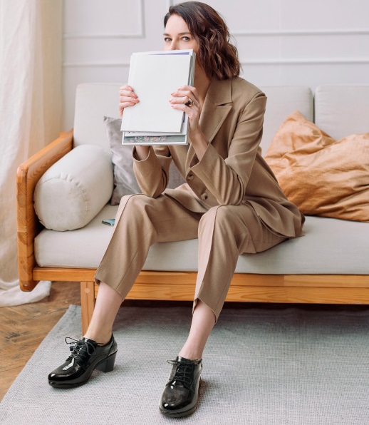 4 Best Suits Outfits Ideas for Women-Dream Pairs